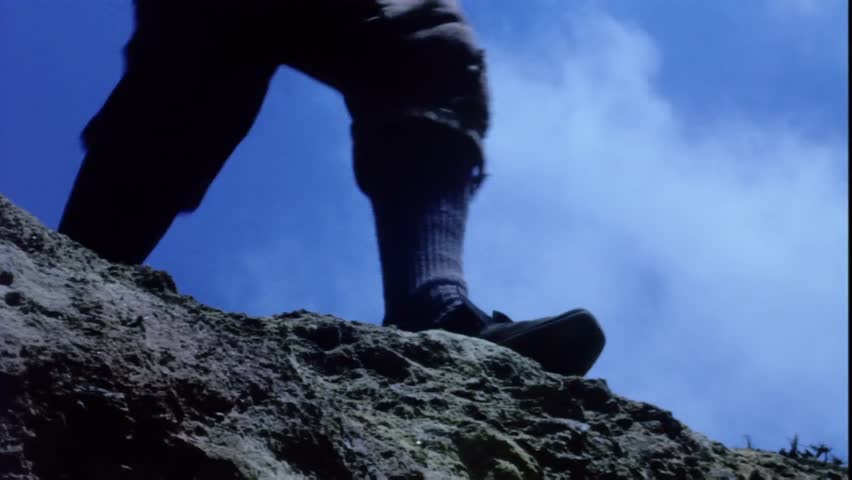 Man Falling Off Cliff Stockfootage en -video's 14031224 - Shutterstock